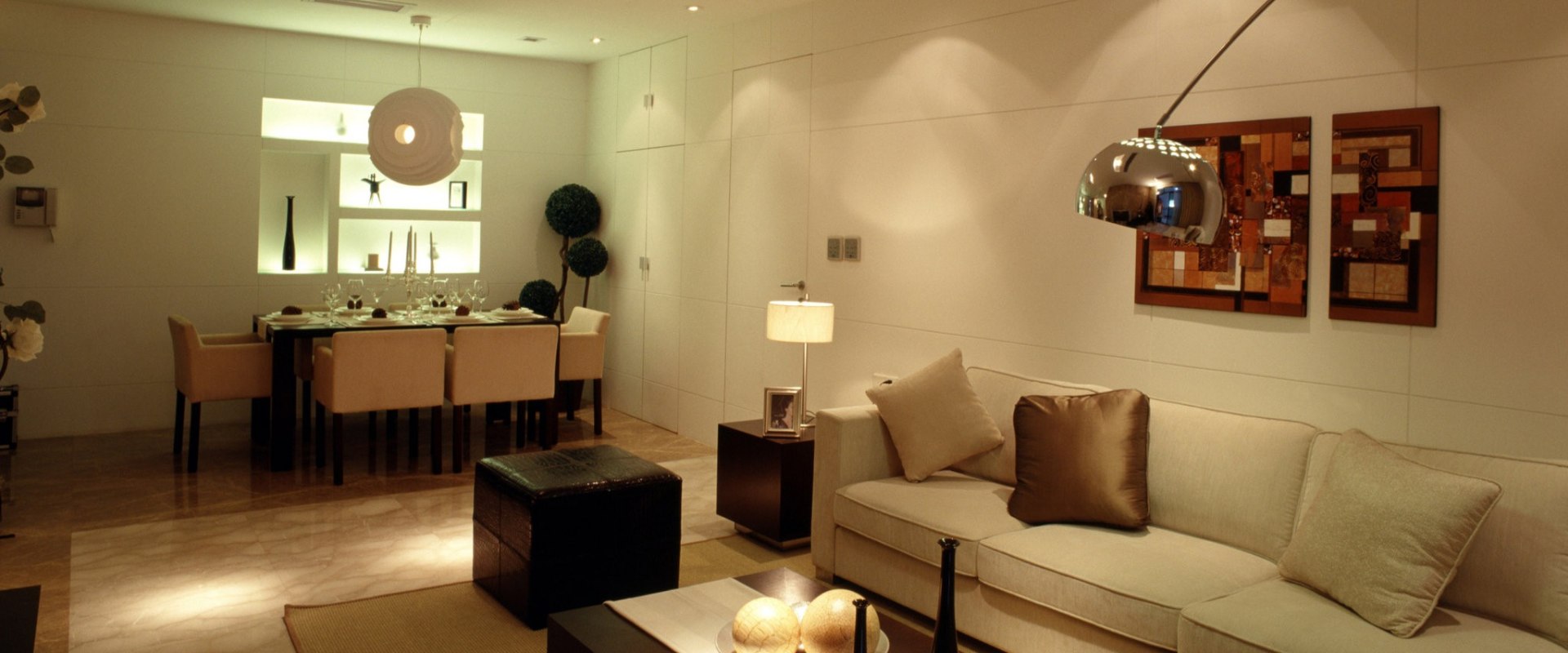 Creating an Ambiance with Lighting in Your Living Room Space